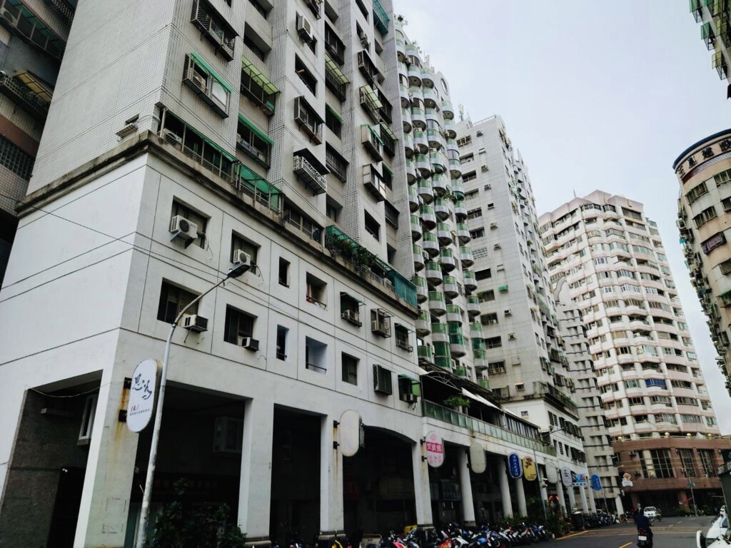 和市璧高雄市三民區鼎華路電梯大廈a 近鼎山家樂福鼎山商圈低總價4房 房屋出售 樂屋網