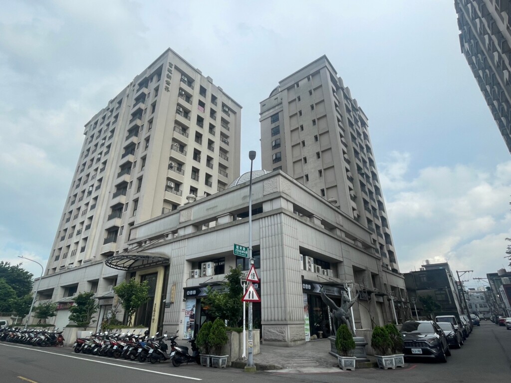富旺新世界hold住計劃新世界區桃園市中壢區龍東路電梯大廈 龍岡 8年屋 雙衛浴三陽台 採光兩房車 房屋出售 樂屋網
