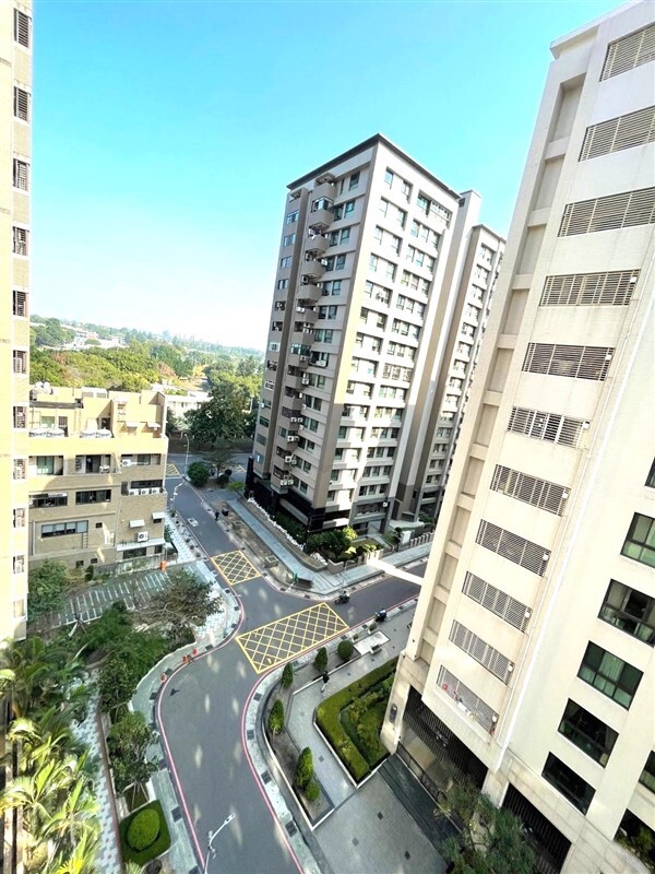 近美術館軍港峇里島風情採光大2房 高雄市左營區微風京品大樓區買房子 樂屋網