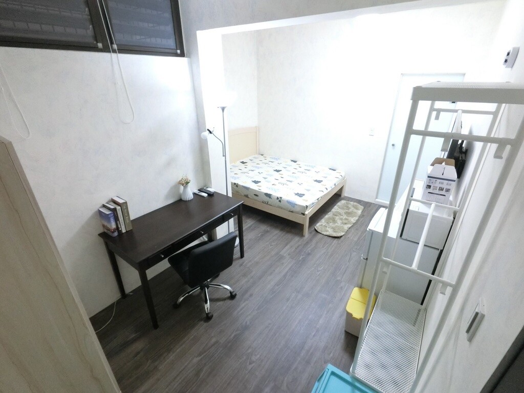 台中市西區美村路一段透天厝勤美旁陽台獨洗流理台管理員室內機車 房屋出租 樂屋網