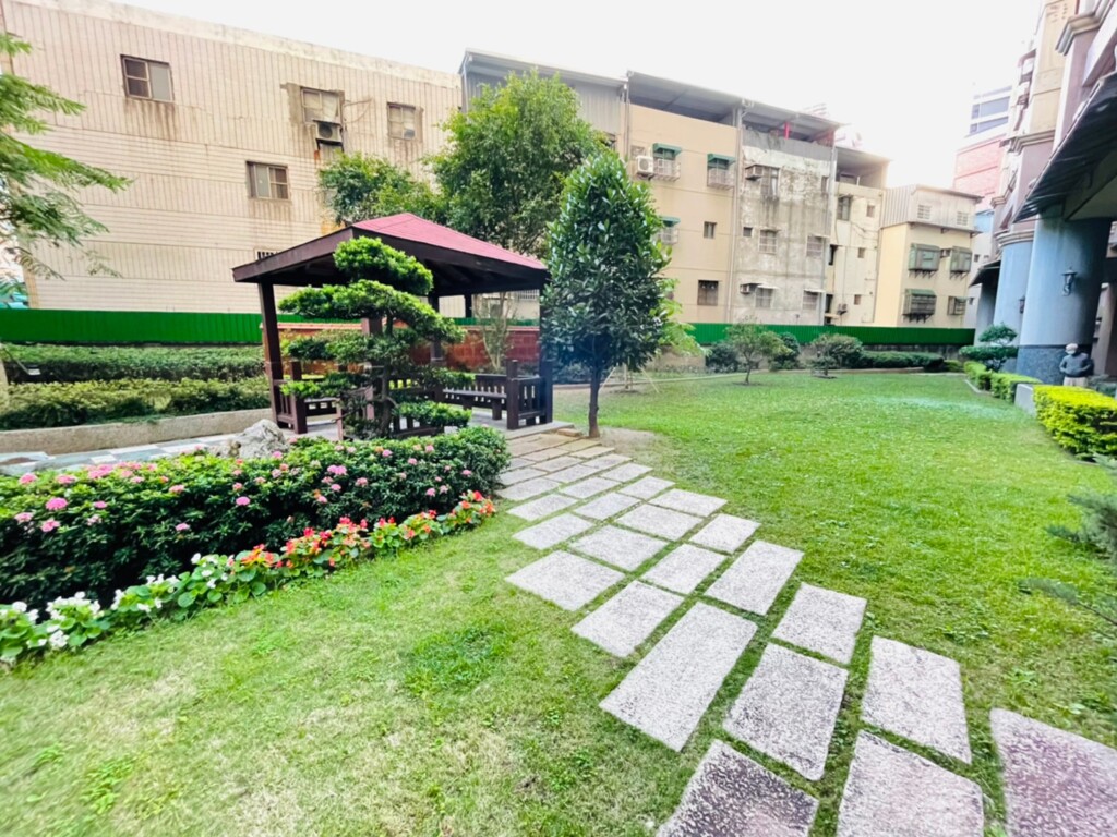 中正綠園邸桃園市桃園區中正路電梯大廈 蛋媽推薦 藝文g12旁 中正綠園邸 高樓層大三房 房屋出售 樂屋網