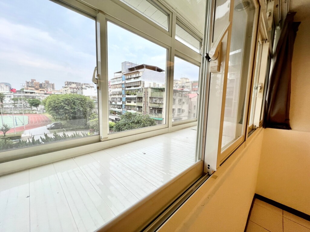 皇宮大樓台北市中山區新生北路三段電梯大廈皇宮大樓明亮小資宅 房屋出售 樂屋網