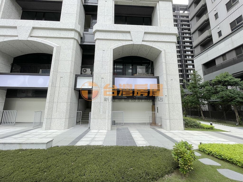 長虹park32新北市新莊區思源路電梯大廈長虹黃金面寬店辦 新莊買屋賣屋台灣房屋新莊幸福店 房屋出售 樂屋網
