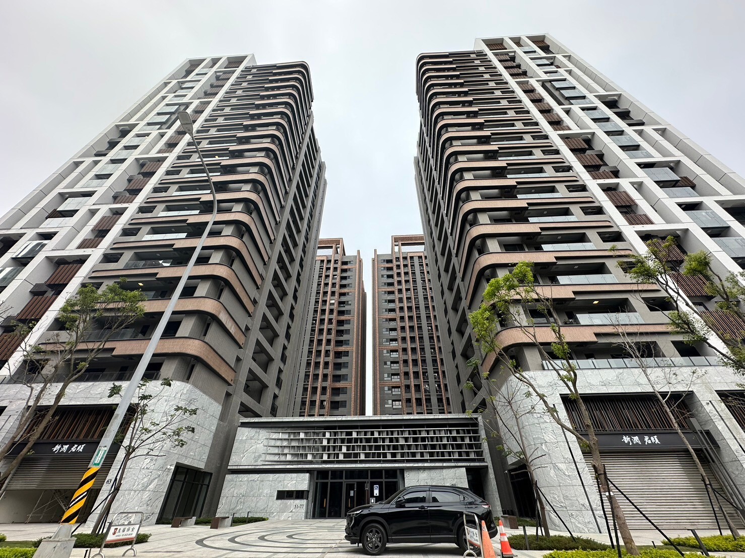 新潤君頤桃園市中壢區青商路電梯大廈青埔a18新潤君頤大面寬挑高店面 房屋出租 樂屋網