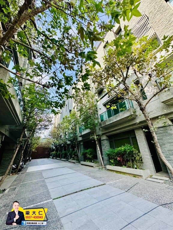 台中市烏日區三榮路一段別墅烏日高鐵特區大面寬雙車漂亮綠意美別墅 房屋出售 樂屋網