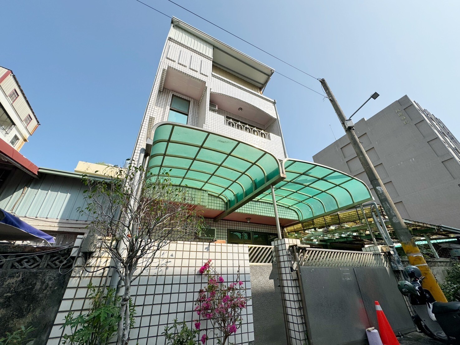台中市北屯區東山路一段透天厝【獨家】北屯東山商圈大地坪7米大面寬活路透天 房屋出售 樂屋網