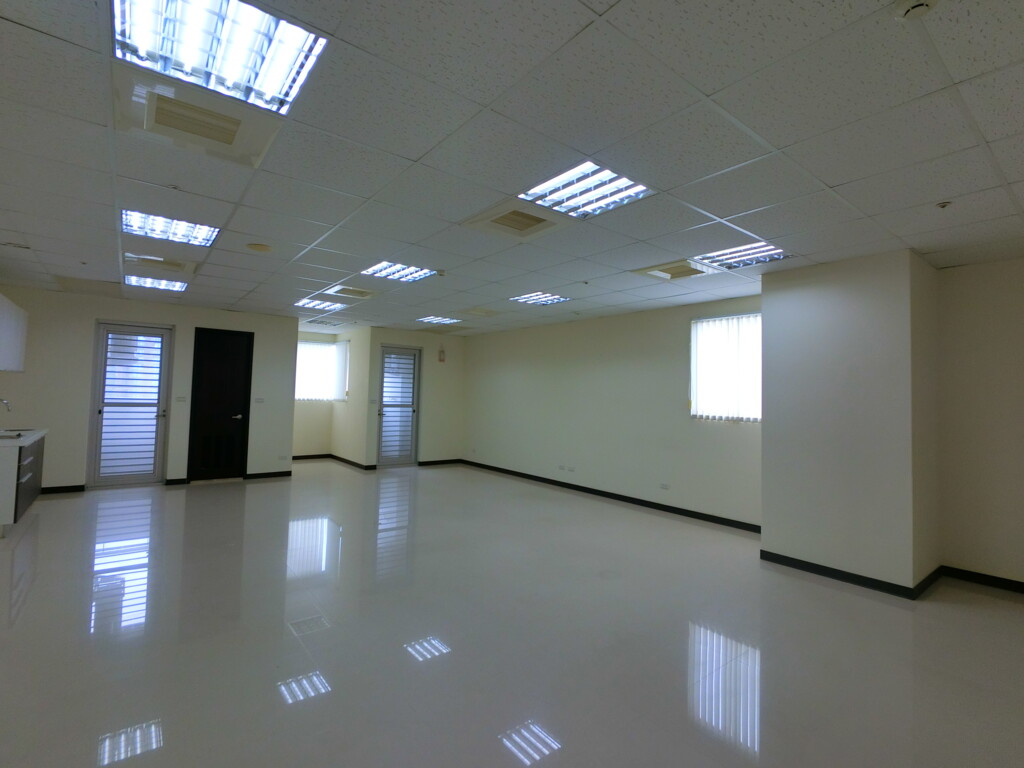 惠友遠見新竹縣竹北市高鐵七路電梯大廈高鐵區【惠友遠見】商務辦公室3車位 房屋出售 樂屋網