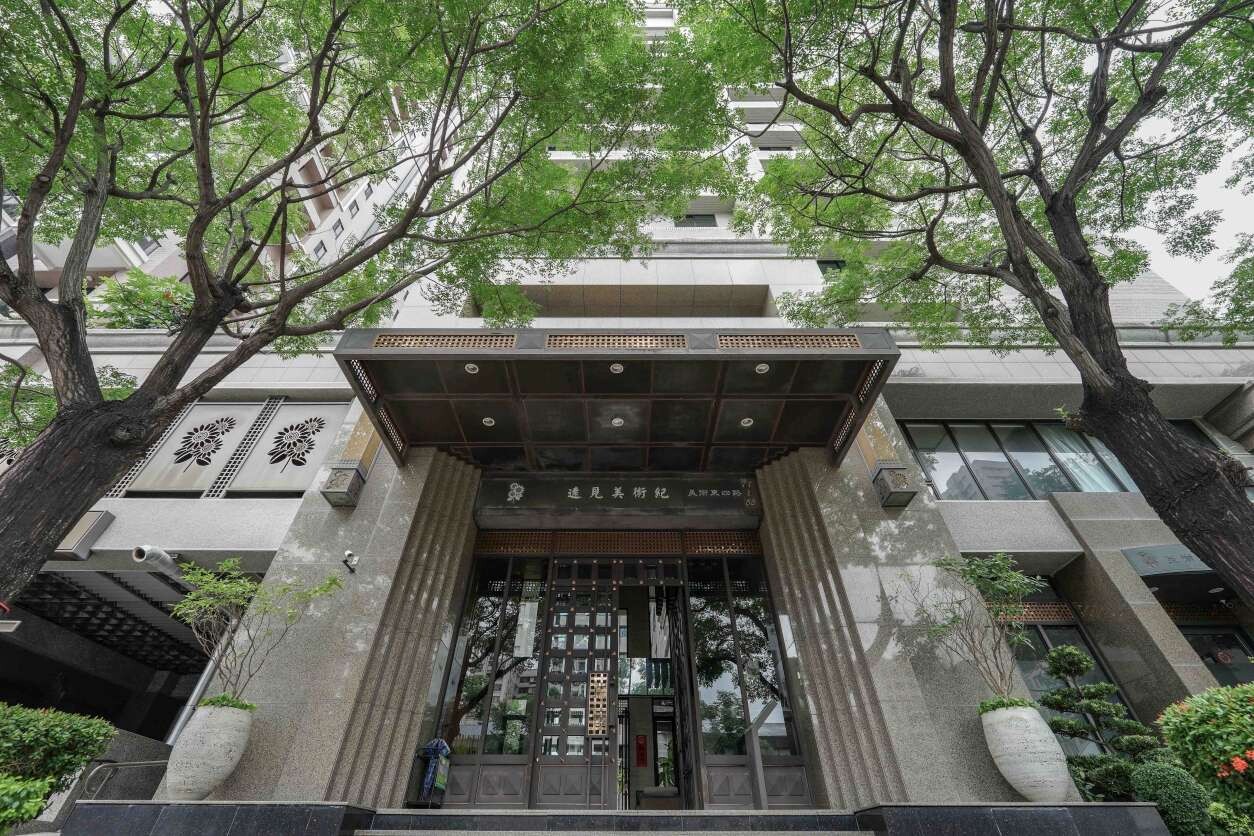 遠見美術紀高雄市鼓山區美術東四路電梯大廈美術館全誠美術紀稀有高樓層三房平車釋出 房屋出售 樂屋網