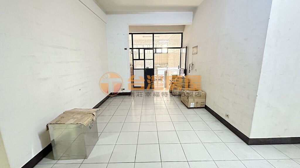 晶冠住辦好停車一樓 新莊買屋賣屋台灣房屋新莊幸福店 新北市新莊區買房子、房屋出售 樂屋網