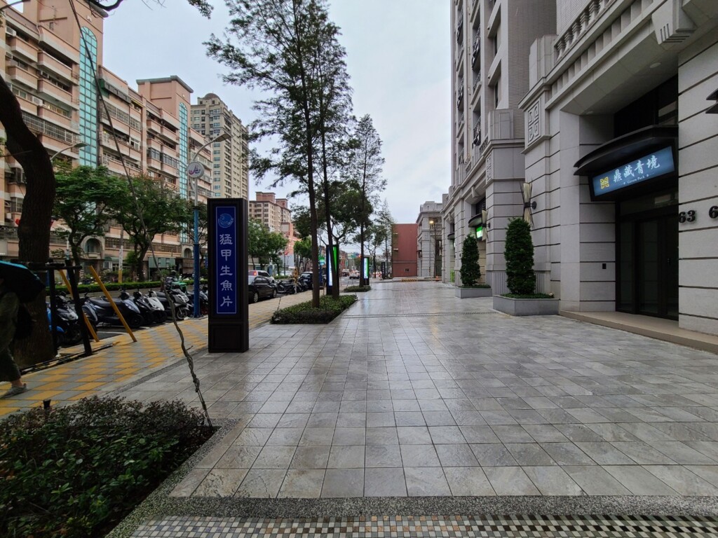 鼎藏青境桃園市中壢區龍慈路電梯大廈體育園區★龍慈路★鼎藏青境★黃金店面 房屋出租 樂屋網