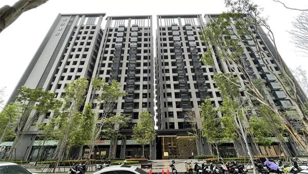 高雄市三民區德興街店面中都新社區～搶佔美樹大悅金店面～ 房屋出租 樂屋網