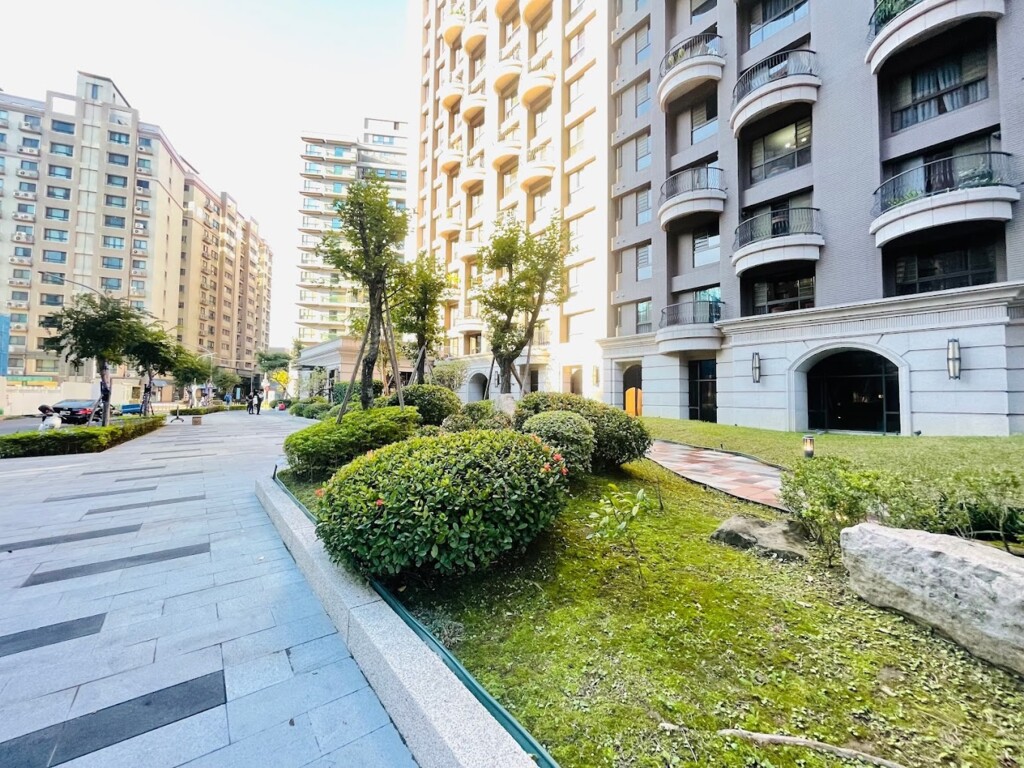 百川晶硯桃園市桃園區民有十二街電梯大廈 蛋媽推薦 小天母特區 百川晶硯9年屋 超美三房車 房屋出售 樂屋網