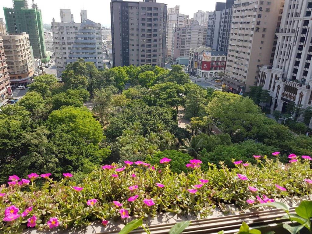 富綠國高雄市左營區重義路電梯大廈近高鐵高雅三房近高鐵蛋黃區三鐵共購 房屋出售 樂屋網
