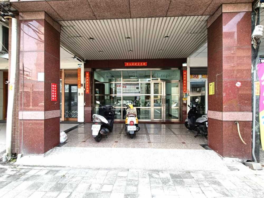 高雄市三民區九如二路透天厝高雄後火車站★九如前路後巷面寬雙店面 房屋出租 樂屋網