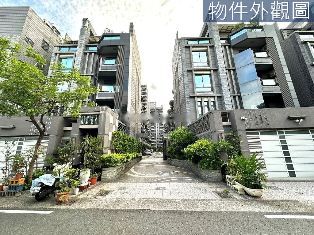 鳳翔重劃區大地坪｜邊間｜可停雙車車墅 高雄市鳳山區大雅京都7買房子、房屋出售 樂屋網