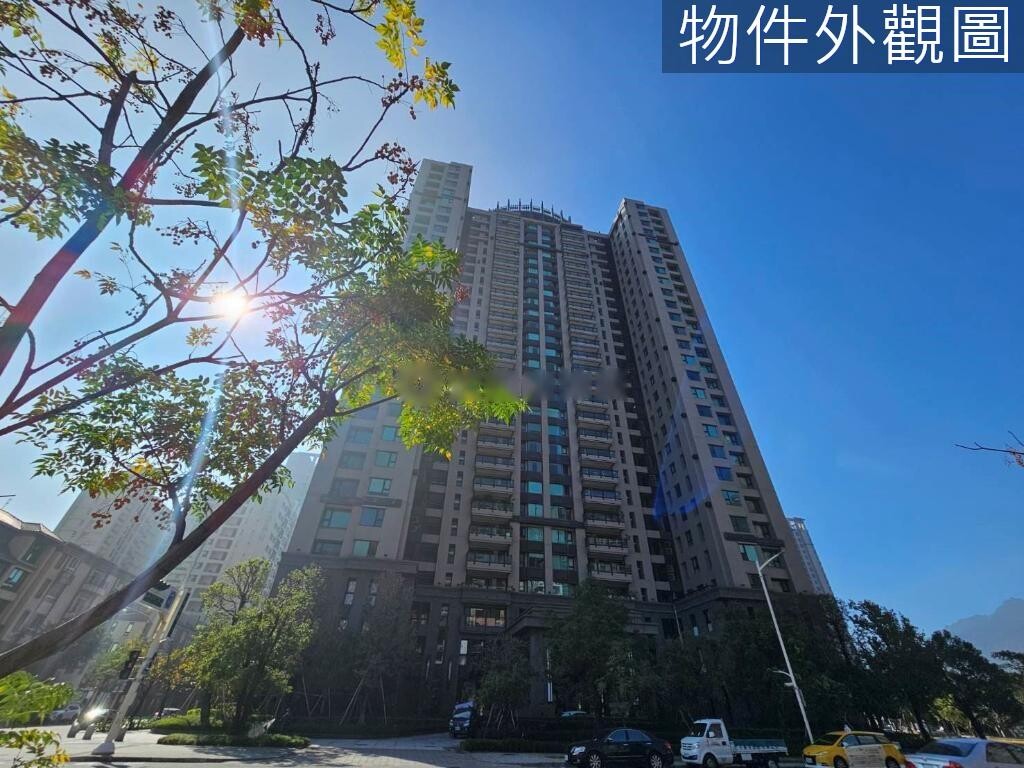 皇苑建設【御桂園林】樹海山景雙衛開窗附3平車 高雄市鼓山區皇苑御桂園林買房子、房屋出售 樂屋網