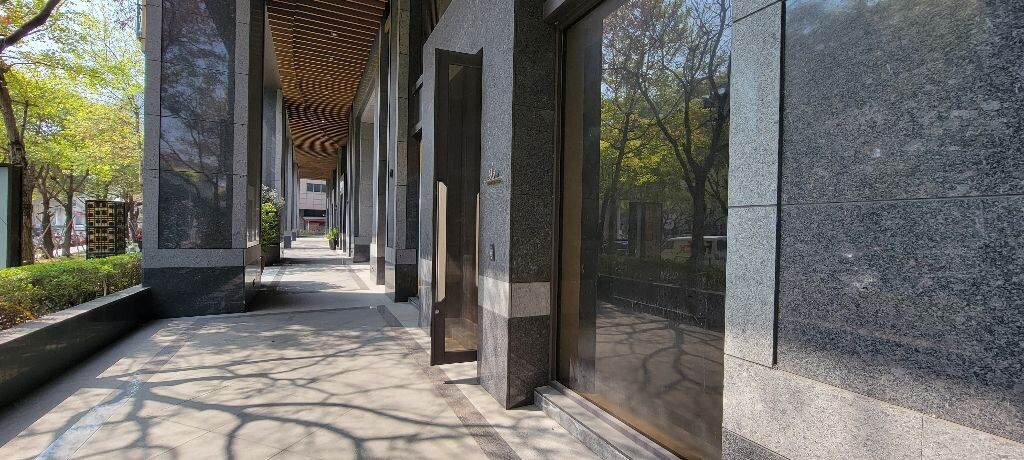 勝美上境台中市北屯區文心路四段電梯大廈大師推薦㊣文心路g7站大面寬店面 房屋出租 樂屋網