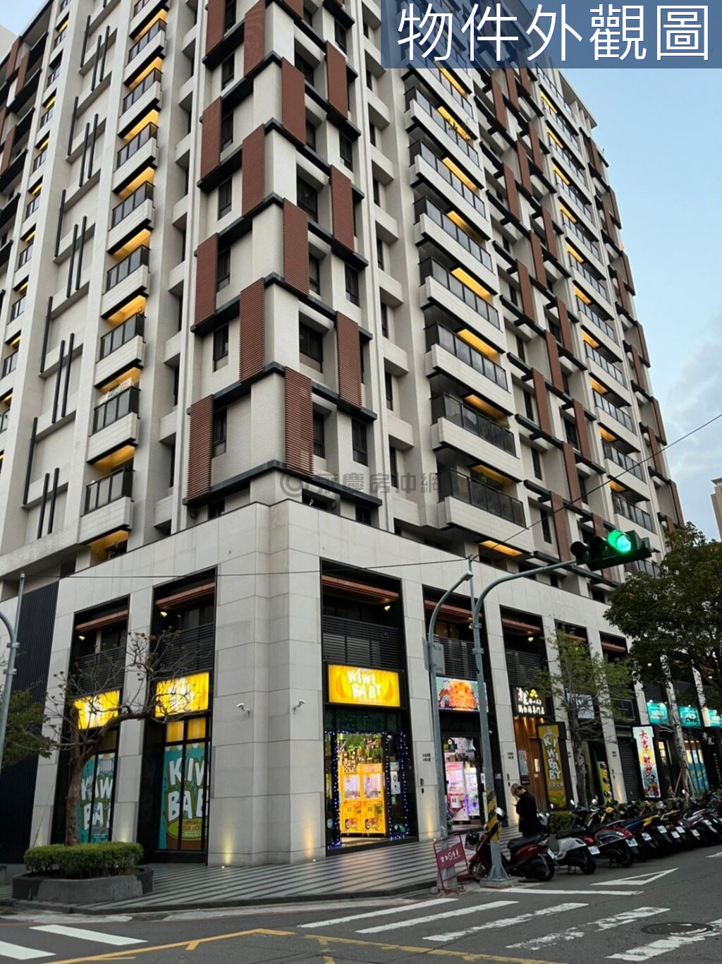 香草天籟台中市南屯區永春南路電梯大廈降價嶺東科大商圈精銳收租角間店面 雙平車 房屋出售 樂屋網