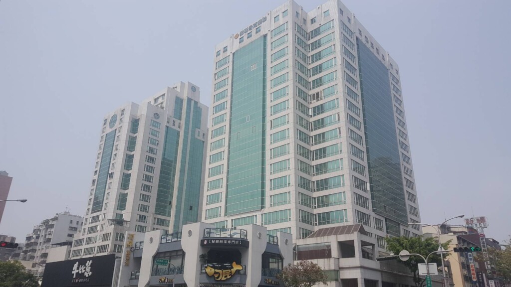 台中市北屯區崇德路一段辦公正崇德路大辦公室|附4車位|50坪以上可分租 房屋出租 樂屋網