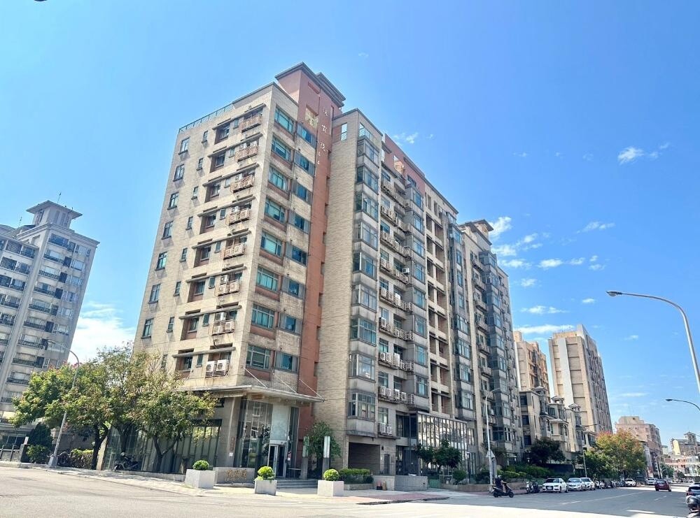 溪霞隱新竹縣竹北市光明一路華廈ai勝利國中/大遠百~朝南大四房+雙平車/衛浴開窗 房屋出售 樂屋網