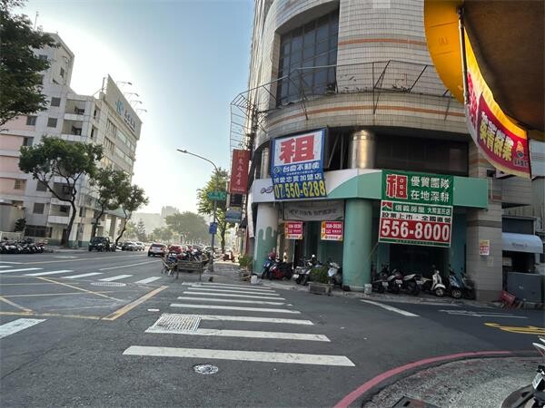高雄市左營區至聖路店面農16巨蛋精華地段黃金三角店面 房屋出租 樂屋網