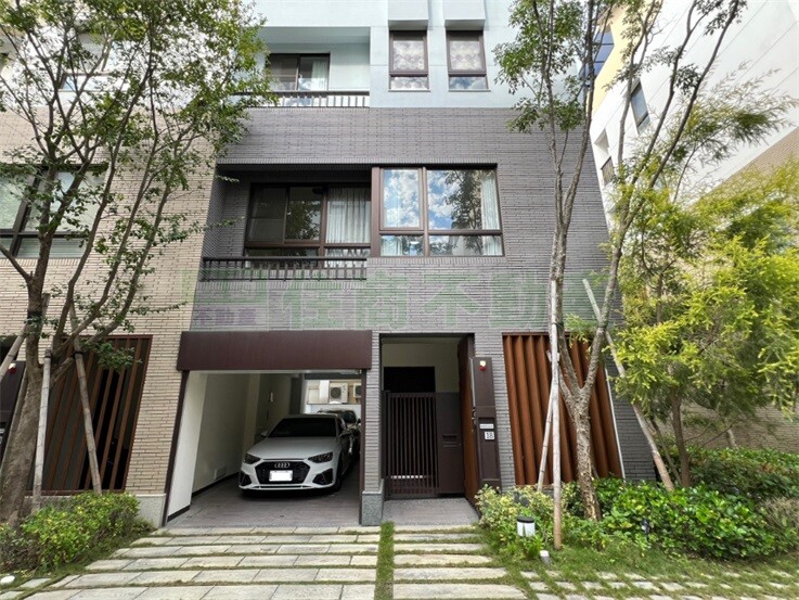 國揚幸福大院翡翠森林no3台南市安南區環館路透天厝住商水原｜國揚幸福大院電梯雙車美墅 房屋出售 樂屋網