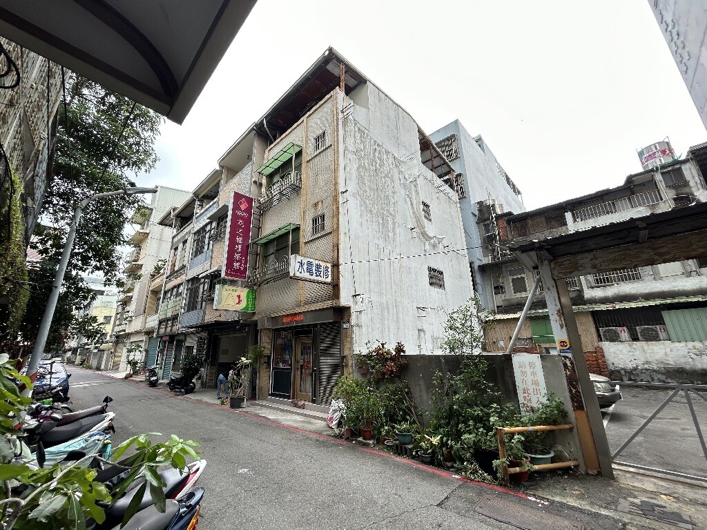 高雄市新興區六合一路透天厝★近六合商圈★交通便利商四超值店住 房屋出售 樂屋網