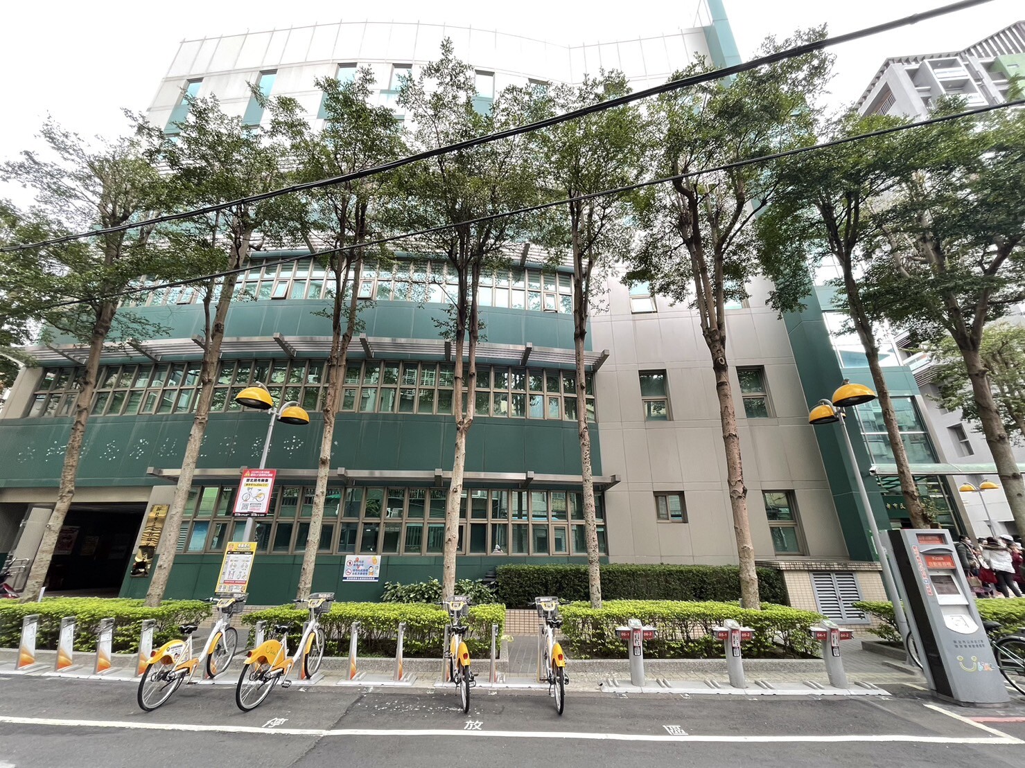 新北市永和區忠孝街公寓頂溪捷運站五百公尺方正邊間三面採光大前後院一樓 房屋出售 樂屋網