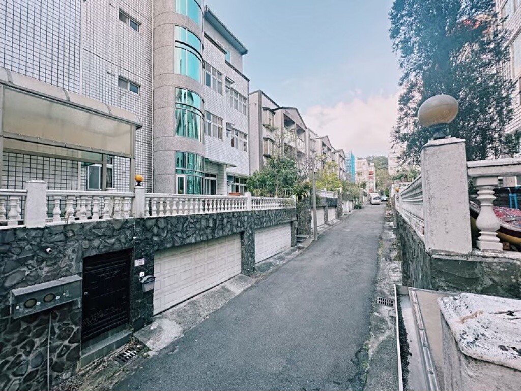 獨棟雙車位百坪大別墅 桃園市楊梅區陽森山莊買房子、房屋出售 樂屋網
