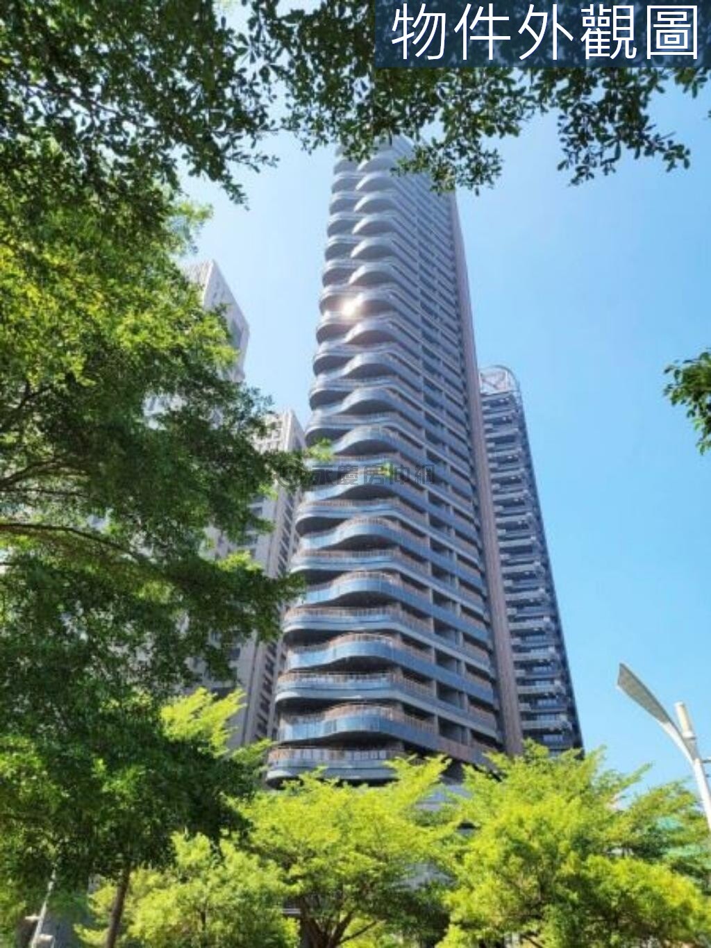 華人匯高雄市鼓山區龍勝路電梯大廈a1華人匯面公園首排景觀雙平車豪宅 房屋出售 樂屋網