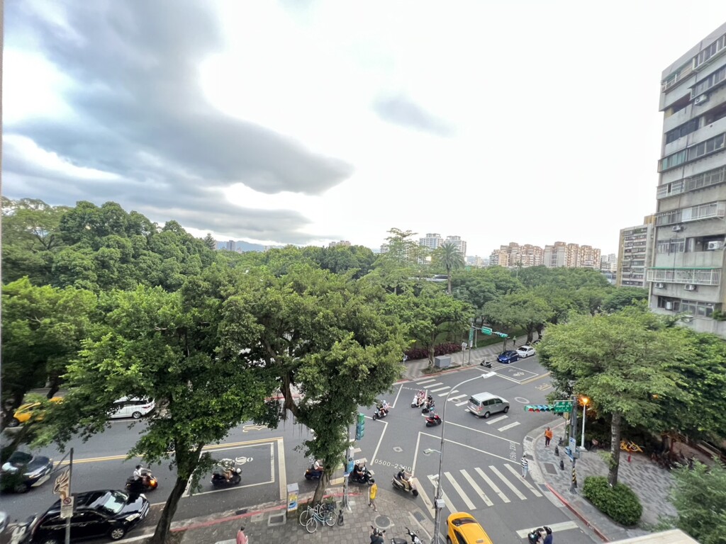 青年新城國宅台北市萬華區青年路電梯大廈正面公園3房 房屋出售 樂屋網