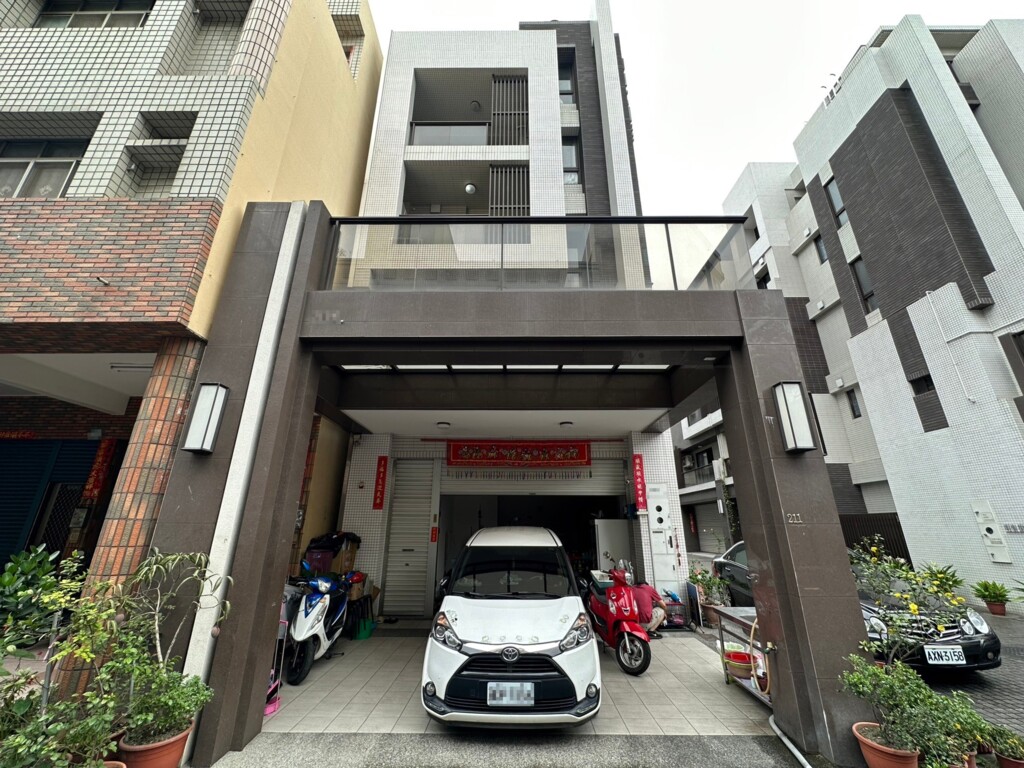 高雄市小港區明聖街透天厝桂林質感面寬新雙車墅 房屋出售 樂屋網