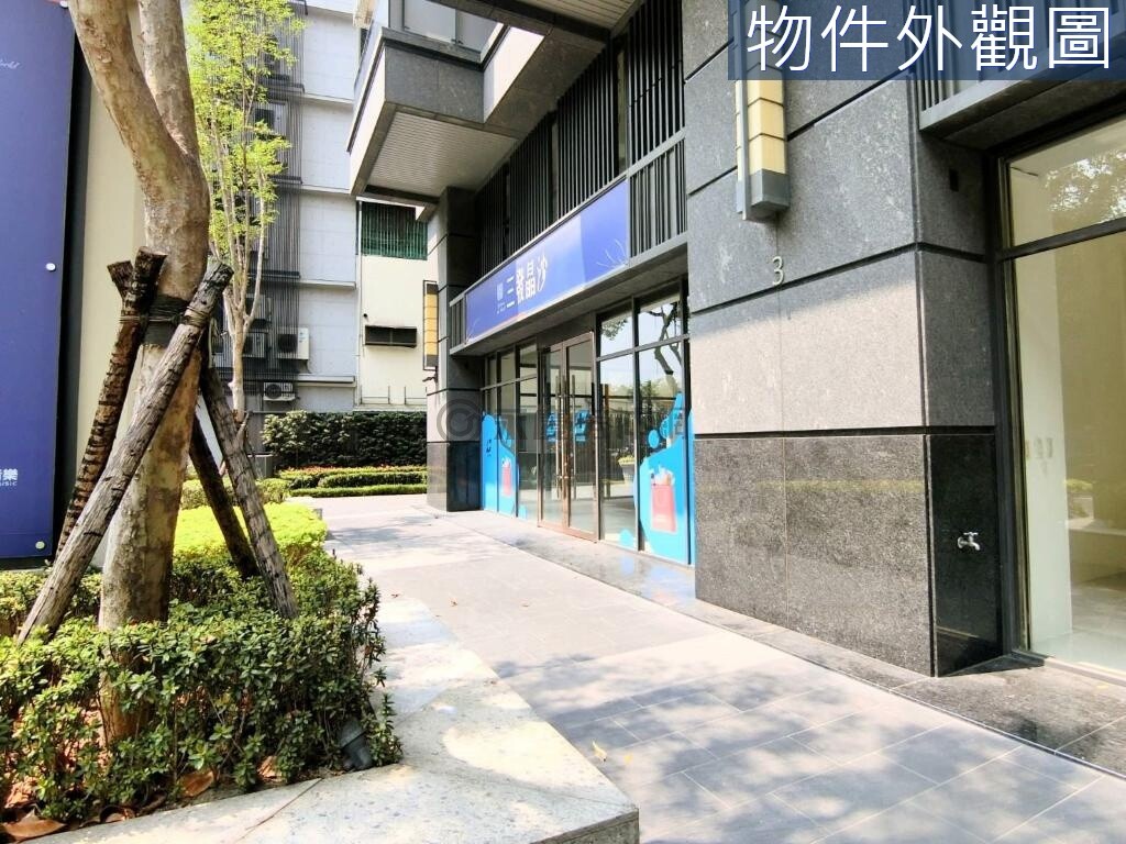 三發晶沙高雄市前鎮區光華二路電梯大廈亞灣夢時代31期經貿園區8米面寬傳家旗艦店面 房屋出售 樂屋網