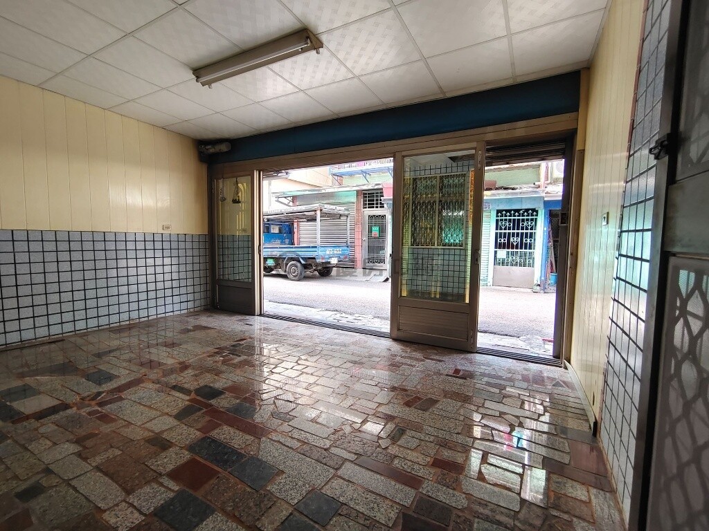 高雄市岡山區竹圍東街透天厝⭐岡山竹圍國小優質面寬透天免千萬⭐ 房屋出售 樂屋網