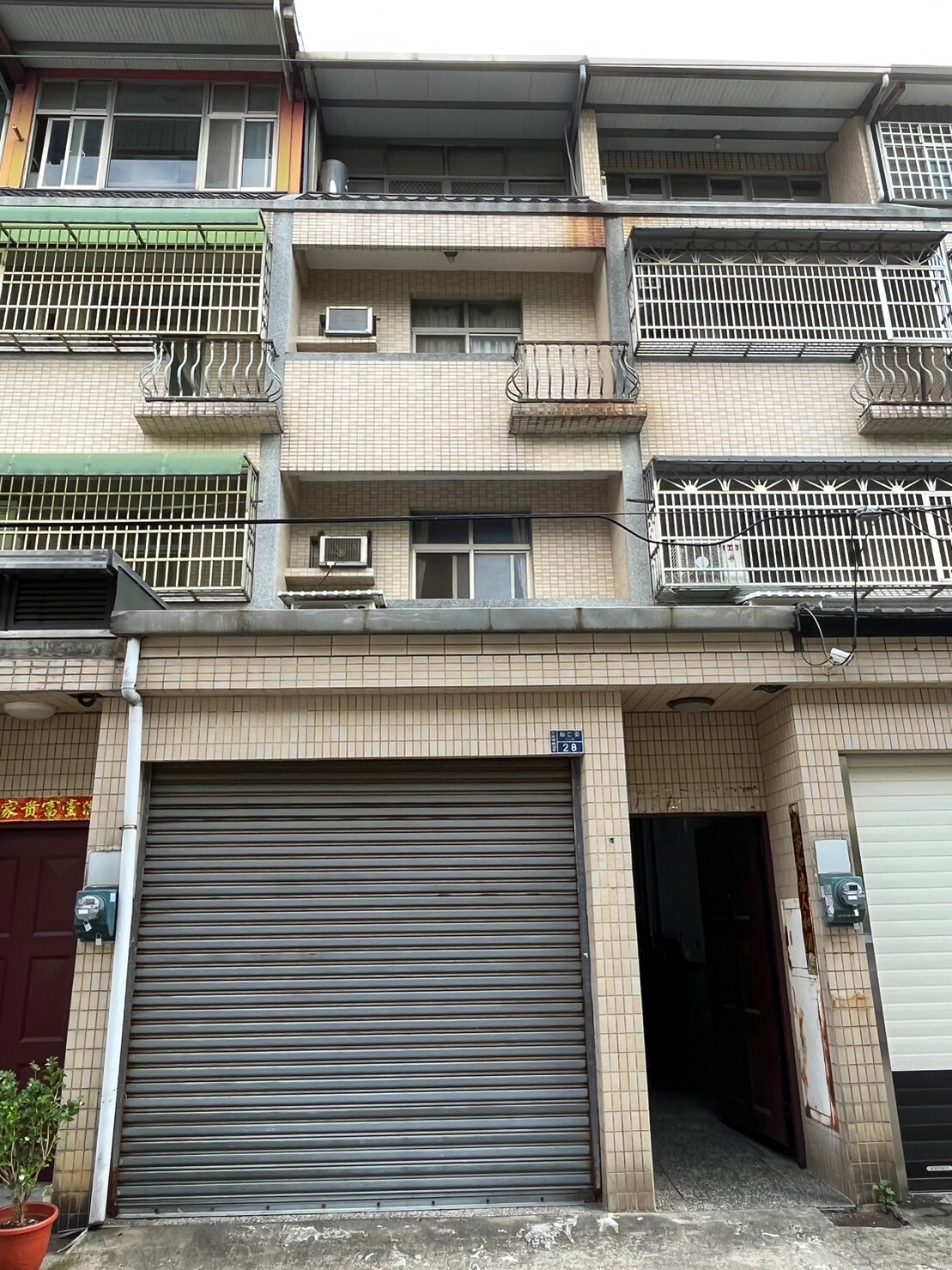 苗栗縣竹南鎮和仁街透天厝低於市價，竹南工業區，3樓透天，前院停車 房屋出售 樂屋網