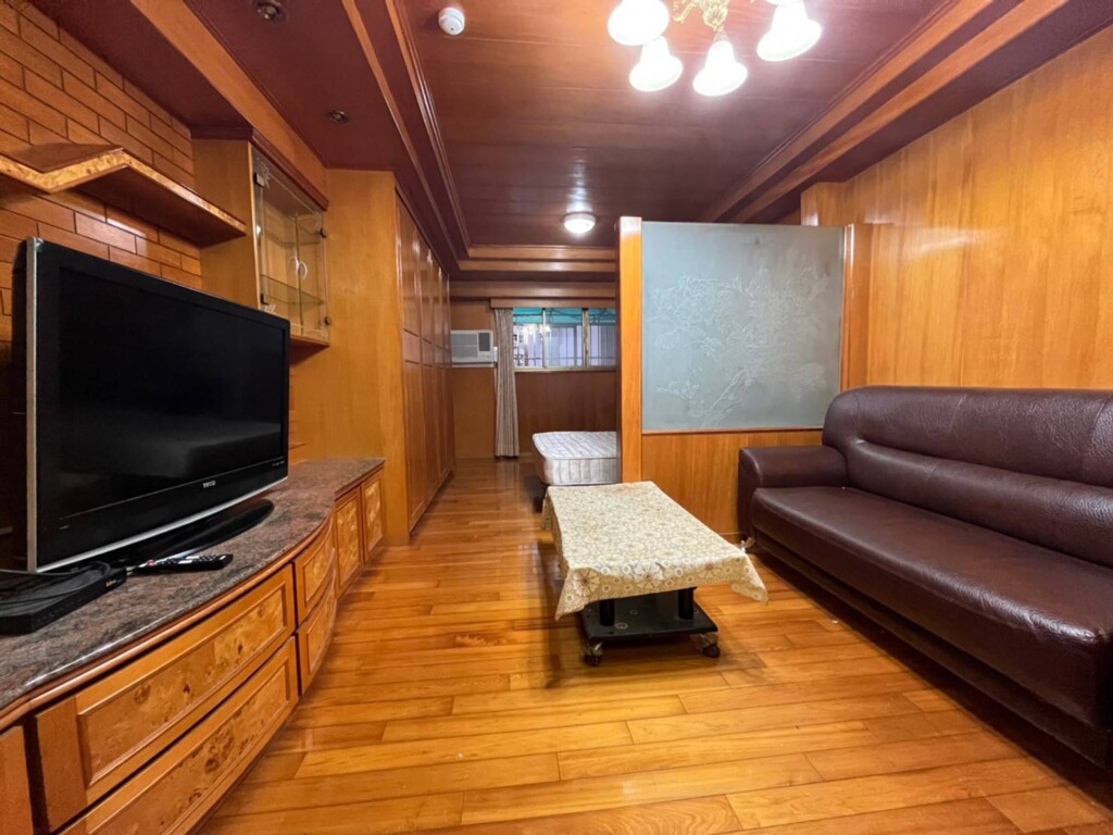 皇家貴賓高雄市左營區正心街電梯大廈漢神巨蛋旁典雅套房加車位 房屋出租 樂屋網