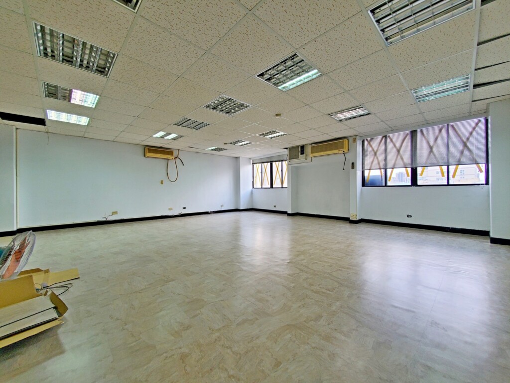 桃園市桃園區中山路辦公專市府旁小型商辦大樓 房屋出售 樂屋網