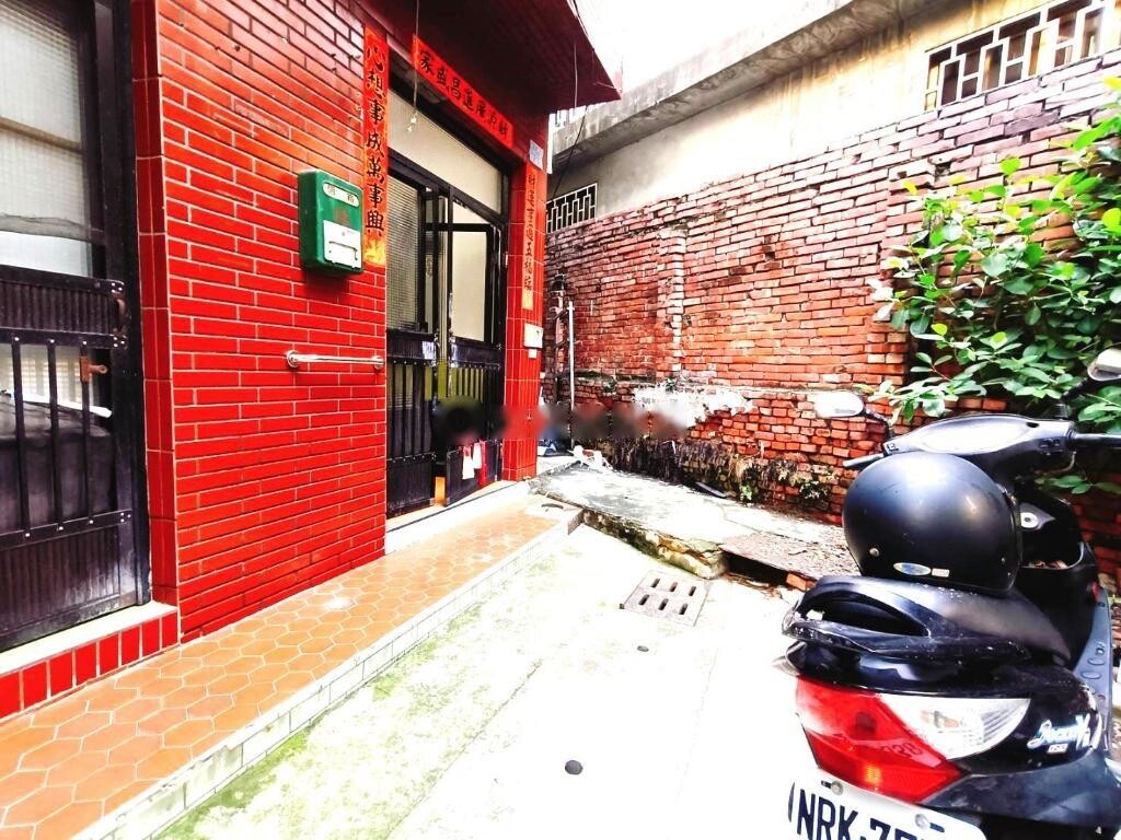 鹽埕埔駁二特區靜巷 邊間好便宜透天 高雄市鹽埕區買房子、房屋出售 樂屋網