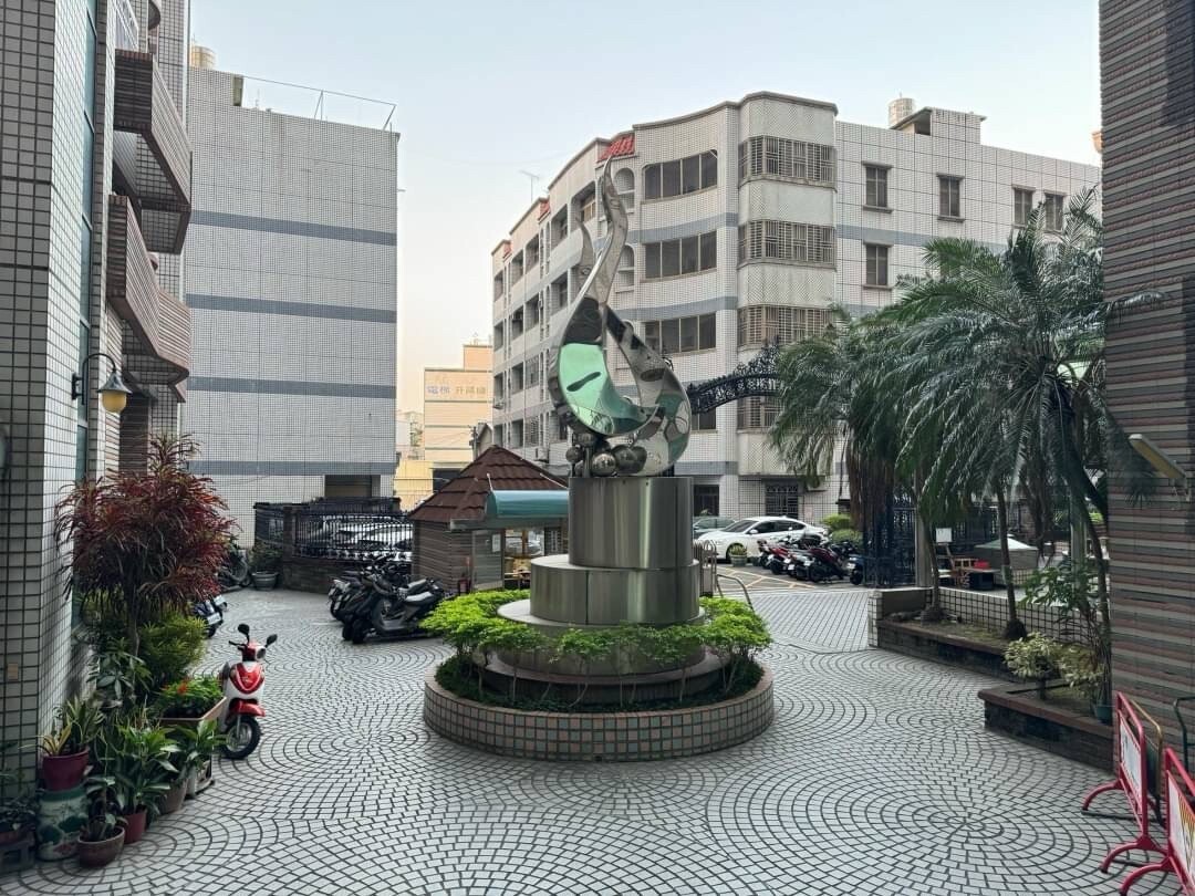 興業西路商圈超優美3房 嘉義市西區皇嘉花園廣場買房子、房屋出售 樂屋網