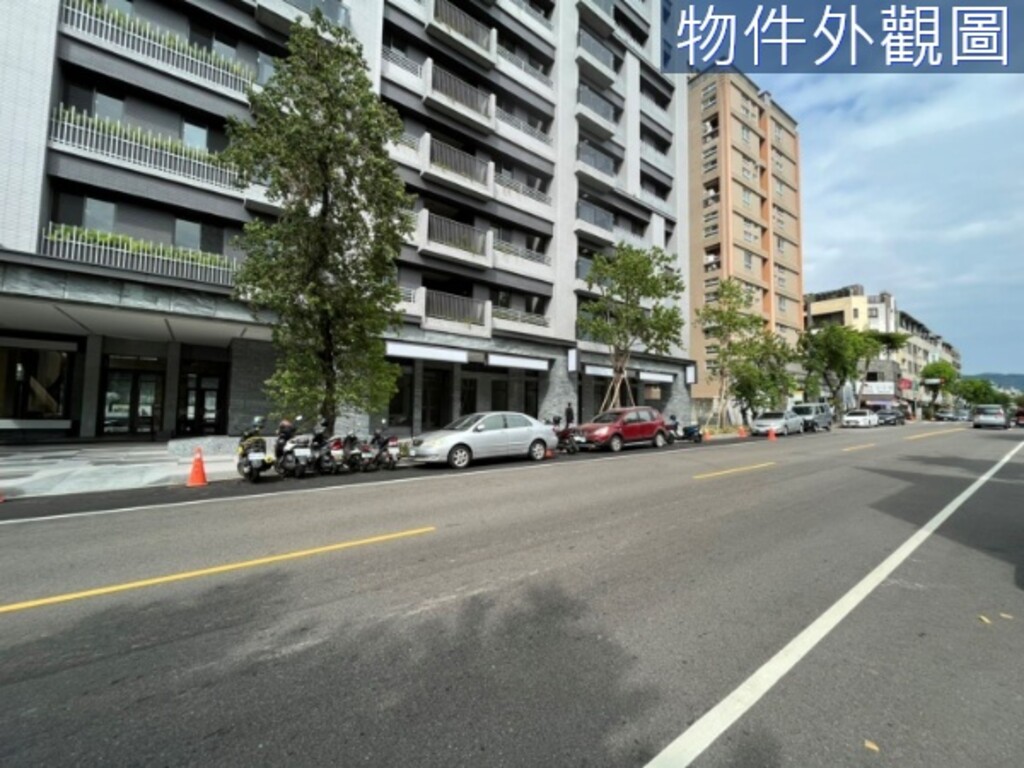 新業自由居台中市東區自由路四段電梯大廈新業自由居大面寬雙店面~專租店面~張景勝最謹慎 房屋出租 樂屋網