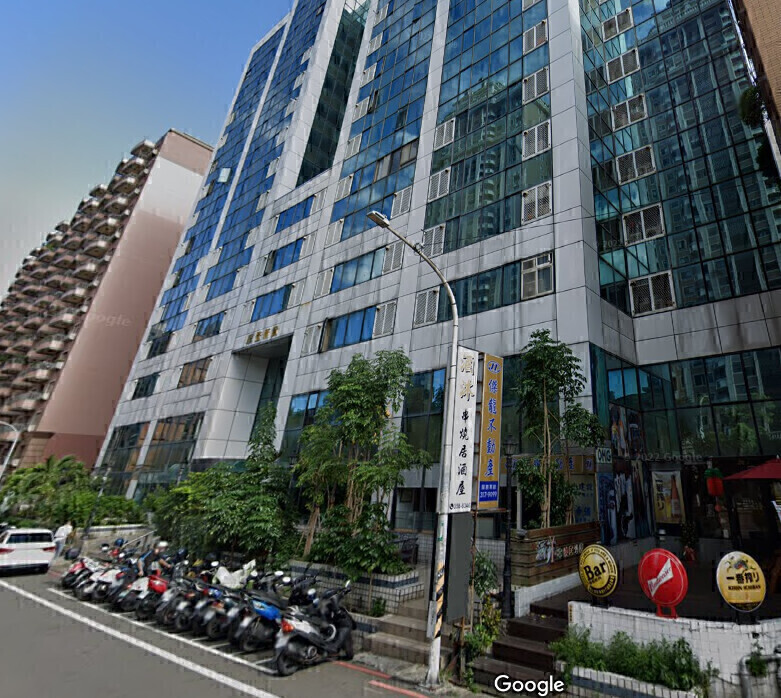 摩登新貴桃園市桃園區莊二街電梯大廈 蛋媽推薦 藝文特區 摩登新貴g12旁 超便宜兩房 房屋出售 樂屋網