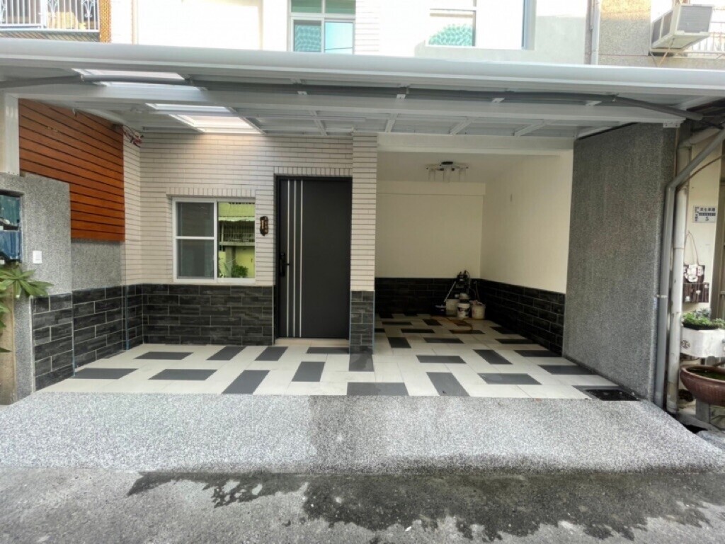 嘉義市西區民生南路透天厝c849 民生南路旁車庫透天 房屋出售 樂屋網