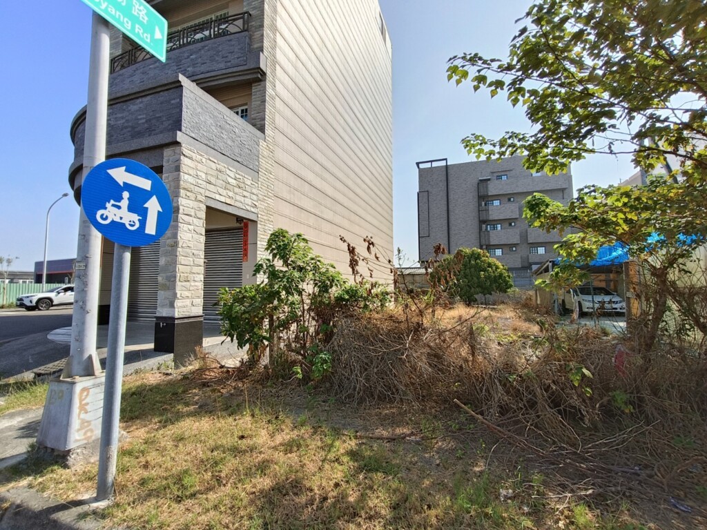 建地緊鄰77期重劃區精華建地【住商韓保珠】高雄市鳳山區保華一路 樂屋網 土地買賣