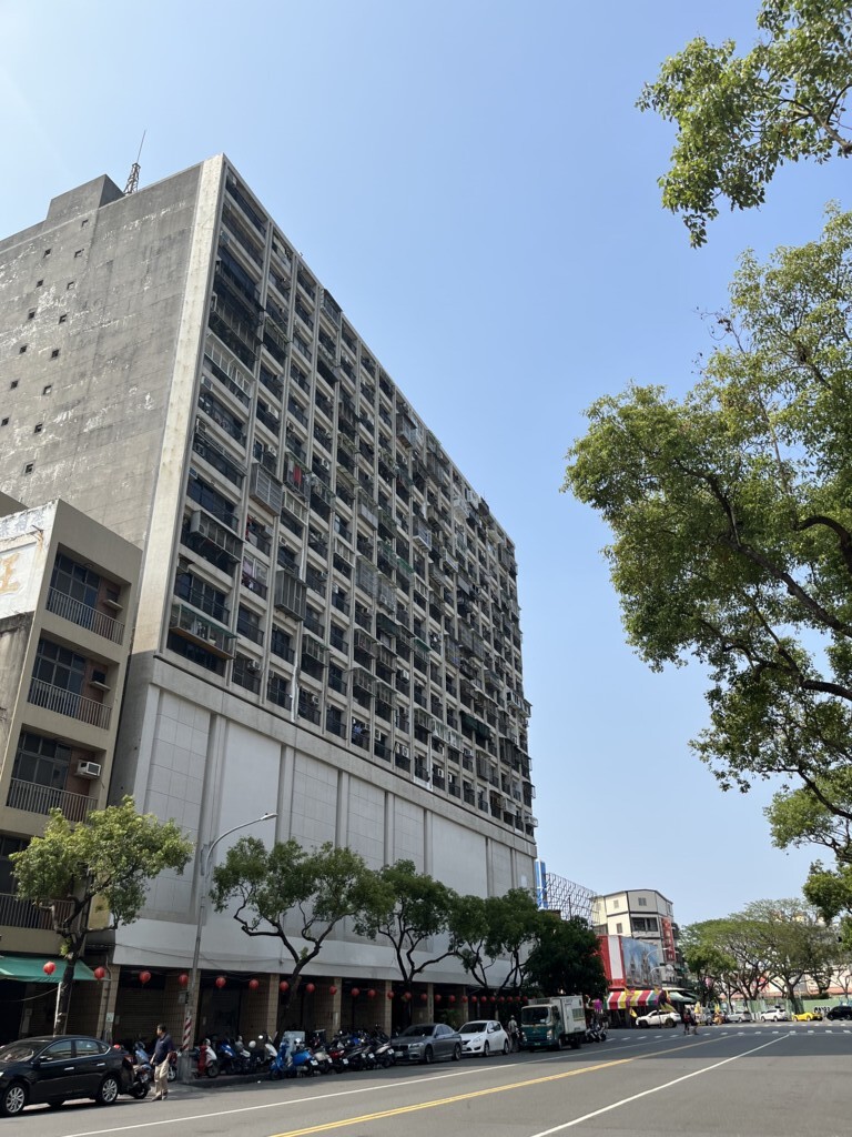 七賢大樓地上權高雄市鹽埕區七賢三路電梯大廈七資大樓景觀套房可賞愛河美景 房屋出售 樂屋網