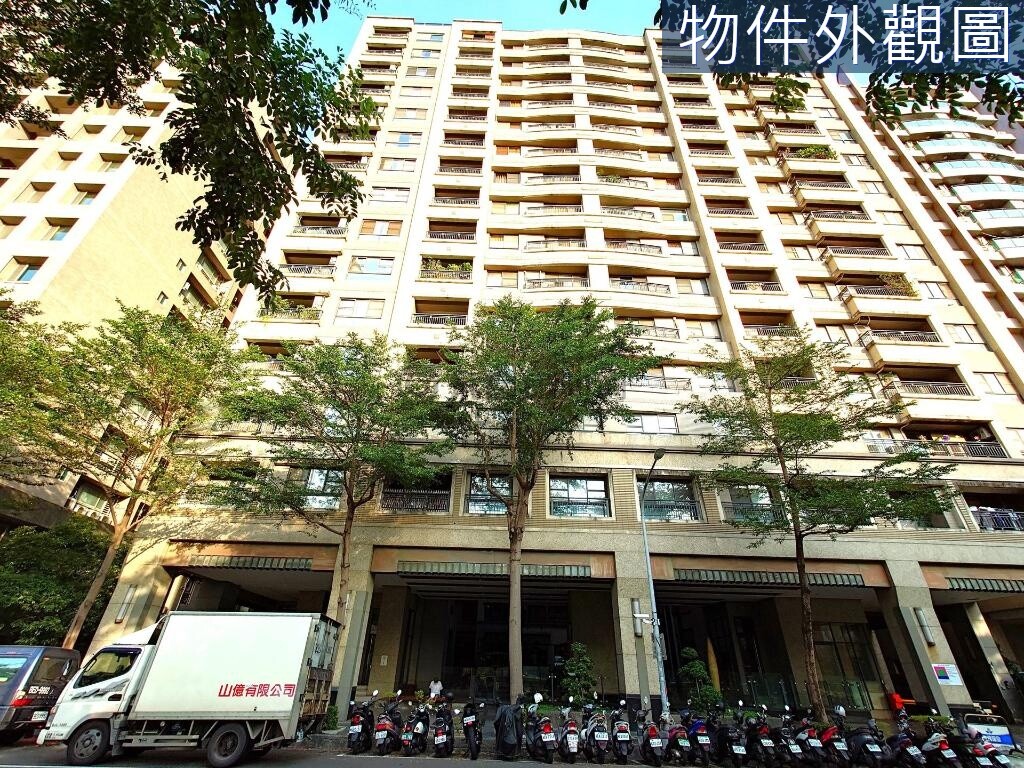 京城紐約高雄市鼓山區龍勝路電梯大廈★農16★京城紐約★稀有美大3房車位 房屋出售 樂屋網