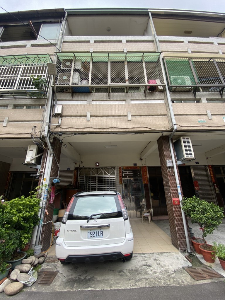 台中市西屯區長安路二段透天厝不要錯過 陽台獨洗 整棟1 3樓出租 門前可停車 房屋出租 樂屋網