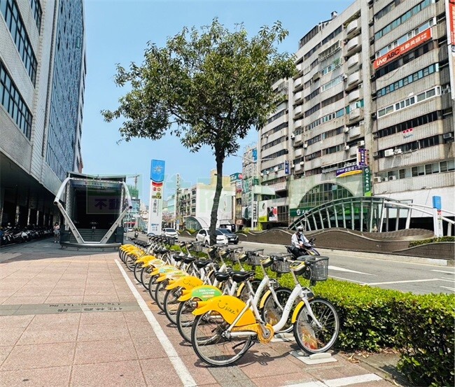 高雄市新興區中正三路美麗島捷運站辦公大樓出租出租 樂屋網