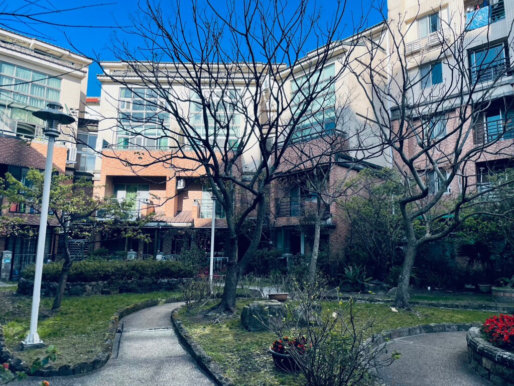 山妍疊翠透天區新北市淡水區興福寮公寓疊翠樓中樓低總價大四房約定專用15坪露臺 房屋出售 樂屋網