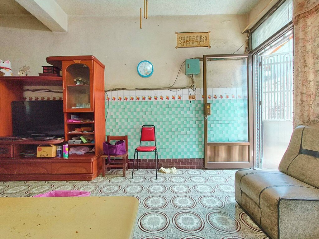 高雄市鼓山區內惟路透天厝美術館輕軌站 內惟大地坪超值透天 房屋出售 樂屋網