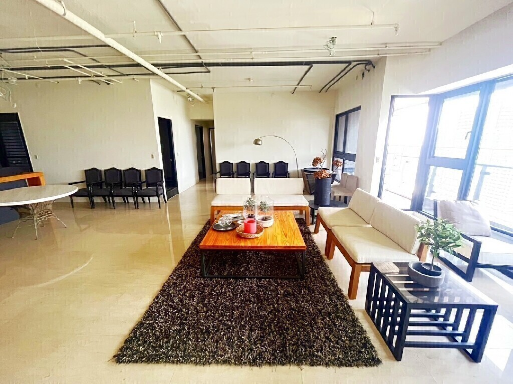 一品花園高雄市前鎮區中華五路電梯大廈亞灣|一品花園|20樓海港景觀|環景浴室|雙平車 房屋出售 樂屋網